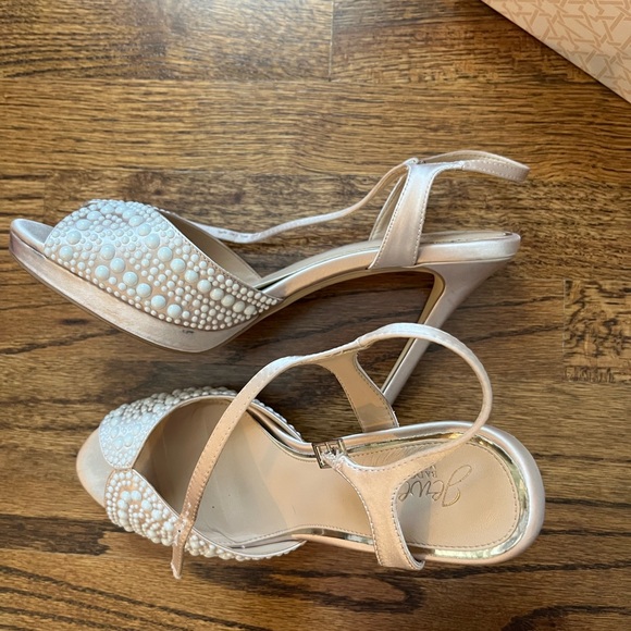 Jewel Badgley Mischka | Shoes | Badgley Mishka Shane Heel | Poshmark